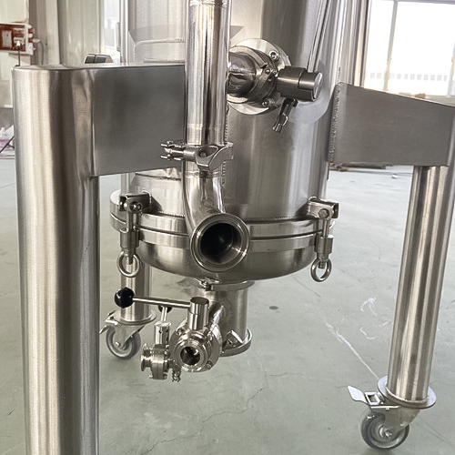 Hop cannon - dry hopping device for larger fermentation tanks
